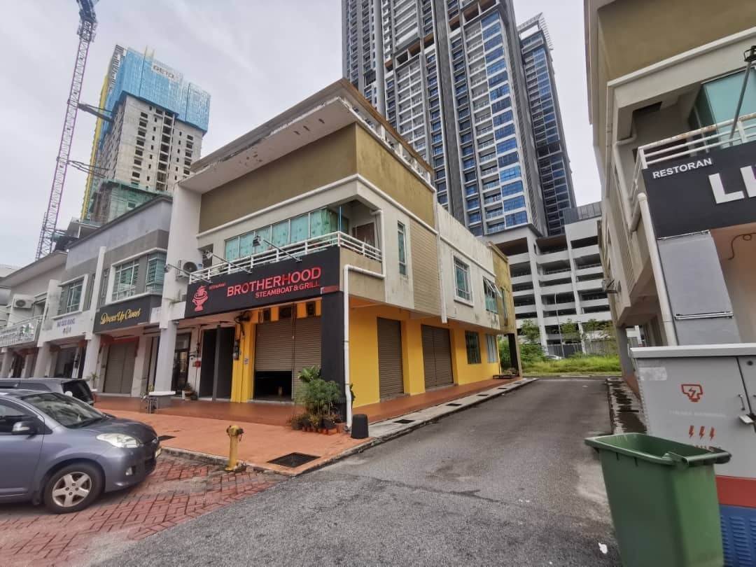 DOUBLE STOREY SHOP OFFICE AT KOTA LAKSAMANA BUSINESS CENTRE - Zprop Team