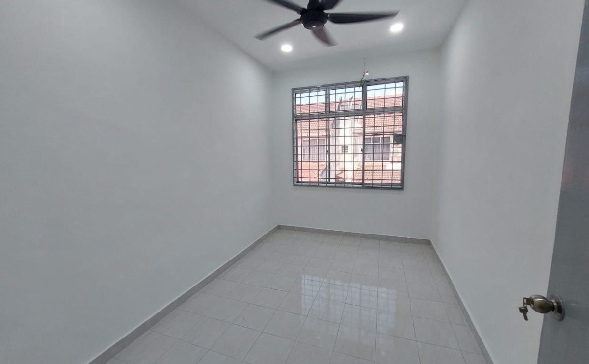 TERES TIGA TINGKAT TAMAN BUKIT CHENG MELAKA (BELOW MARKET VALUE ...